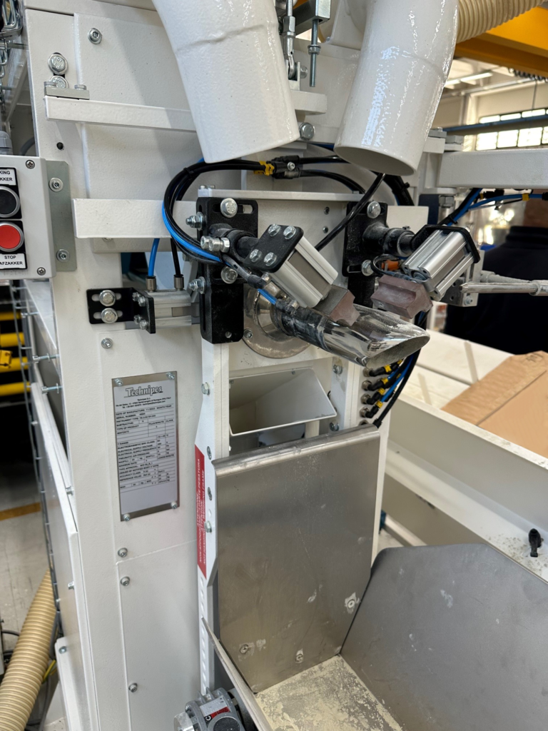 Full Automation of Packaging and Palletising Process for ‘De Bentoniet ...